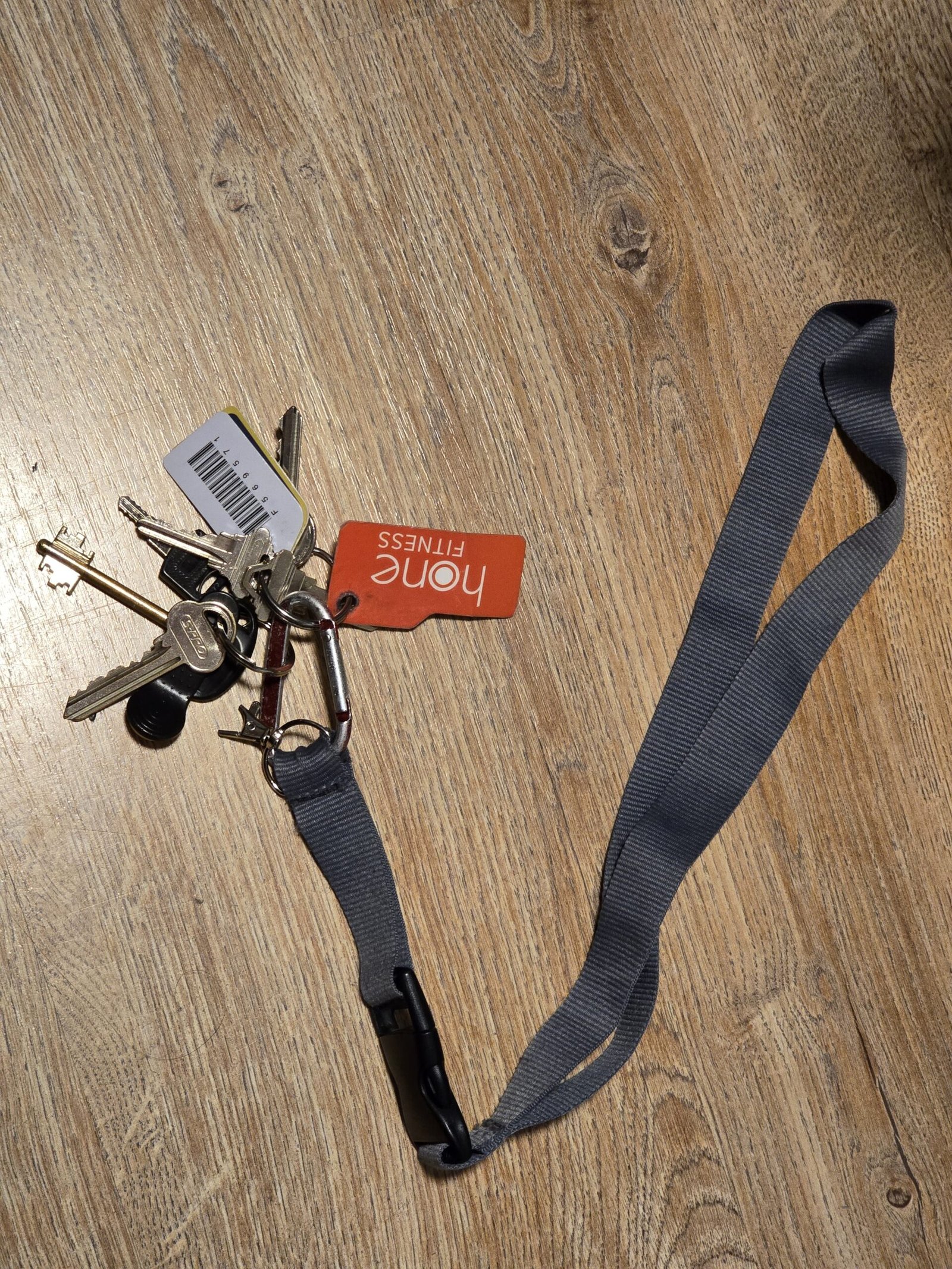 Radau raktus prie LCC stoteles – Radiniai.lt